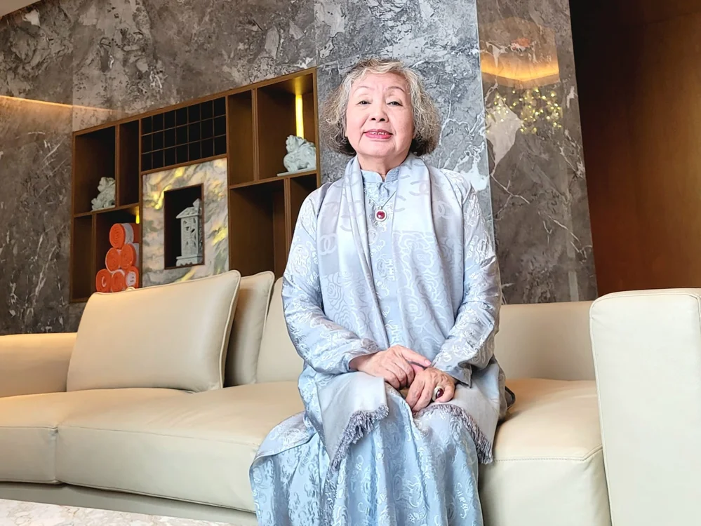 CÓ CON GÁI CŨNG SƯỚNG